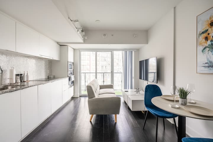 Royal 1b Condo In Downtown T.o. - Whitchurch-Stouffville