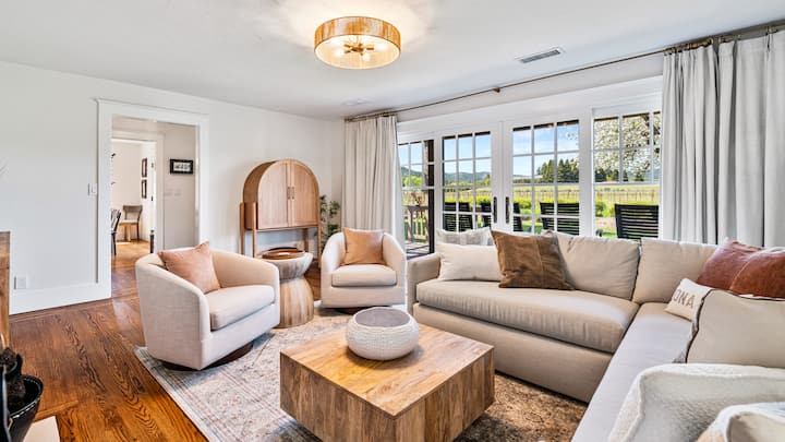 Renovated Vineyard Home - 4br/4b - Solar Pool, Spa - Lake Sonoma Recreation Area, Geyserville