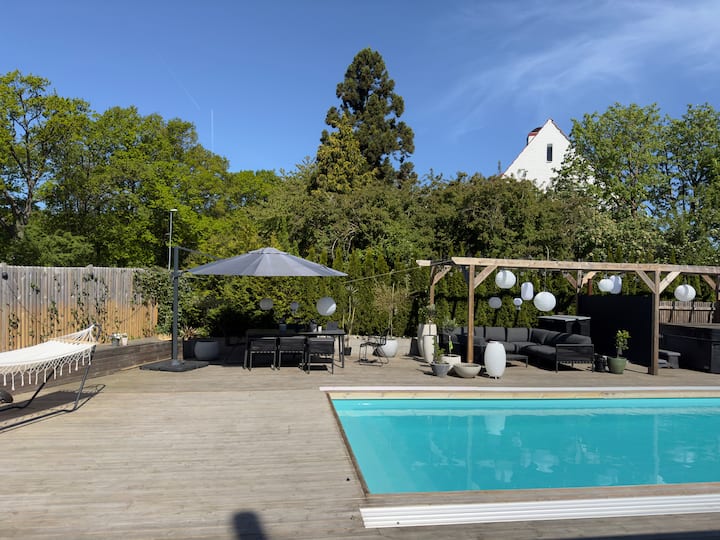 Pool And 15 Minute Walk To The Beach - 赫爾辛堡
