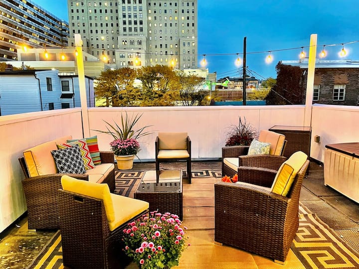 Walk 23 Min To Acrisure | 2 Private Parking Spaces - Pittsburgh, PA