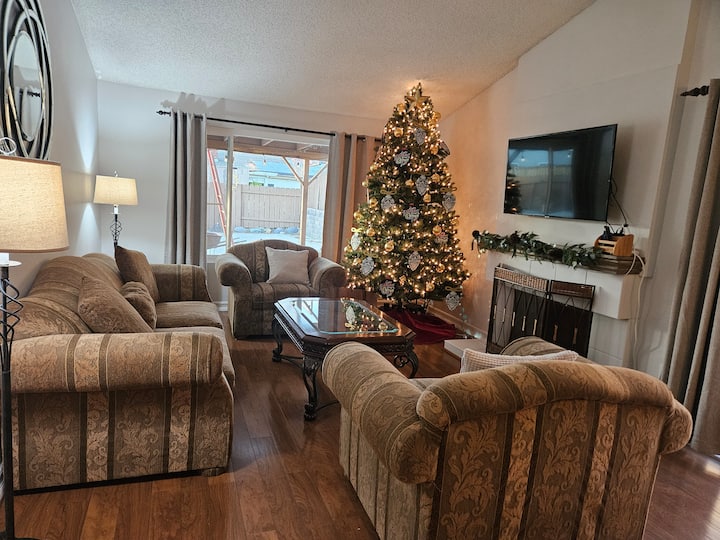 No Cleaning Fee. Simple, Clean 4-bedroom Home - Sabre Springs - San Diego