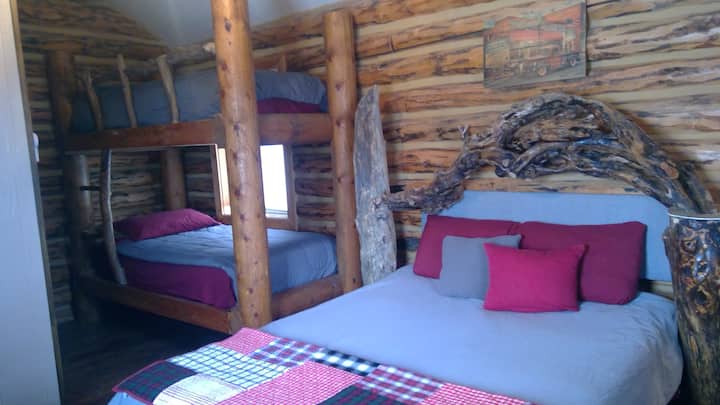 Red Mountain Cabin - Swan Valley, ID