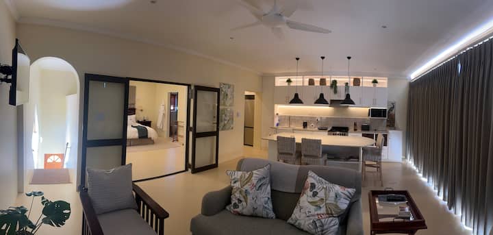 Wild Peacock Stellenbosch Farm Self Catering Suite - Stellenbosch