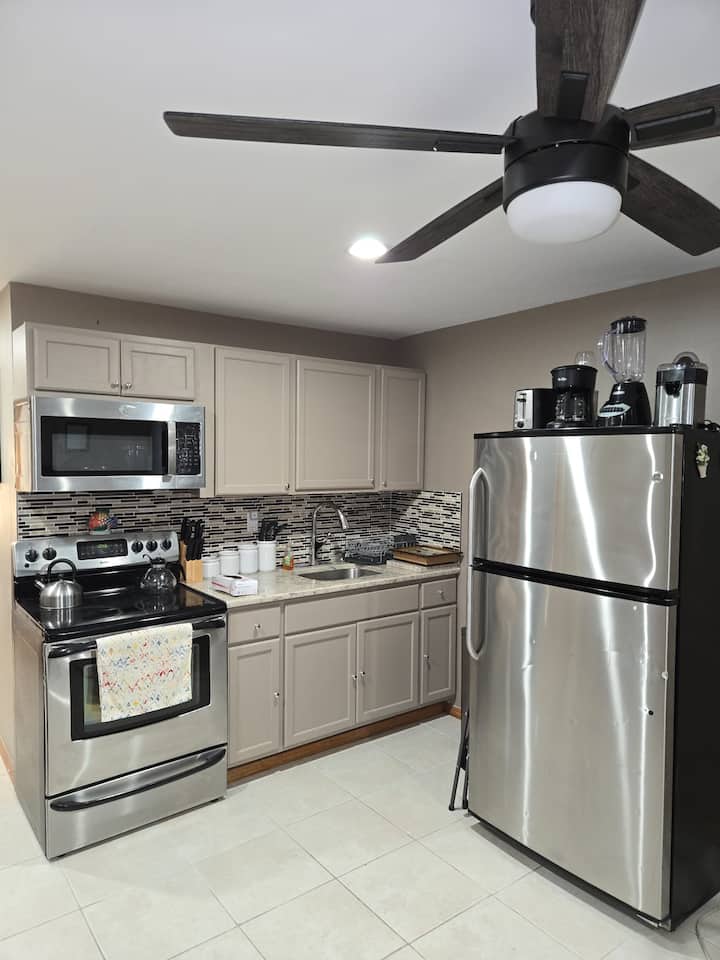 Private 2 Bedroom Basement W/ Private Entrance - Medford, NY