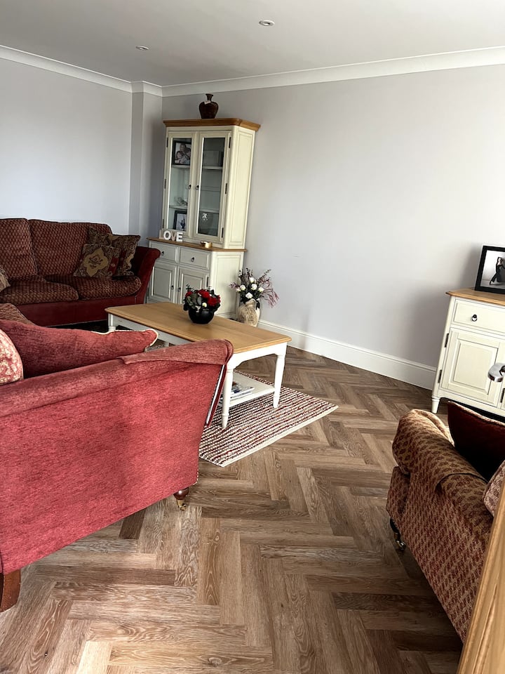 Double Room, King Bed, Parking - Tewkesbury