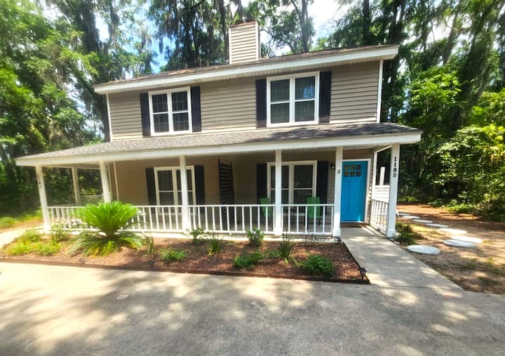 Cool Coastal Cottage - 2 Miles From Parris Island! - Port Royal, SC