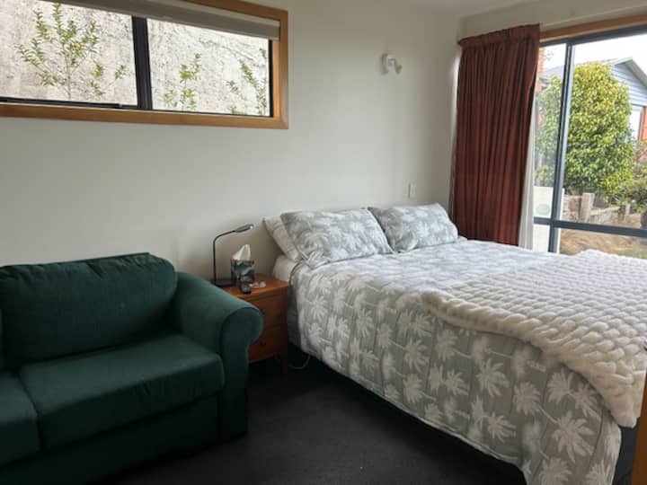 Belle Views Queen With Kitchenette - Inc B/fast - Dunedin