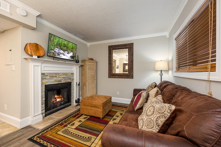 An Awesome Condo In Gatlinburg! - Gatlinburg, TN
