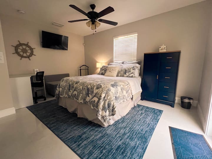Private Room At Convenient Location - Fort Lauderdale, FL