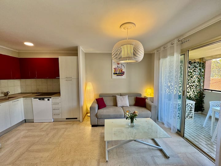 T2 Centre-ville 5 Min
Croisette - Cannes