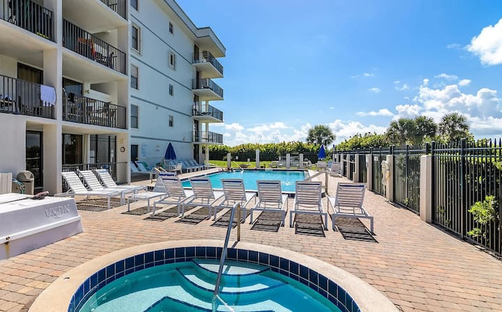Beachfront | Pool | Hottub, Ez Check-in - Cape Canaveral, FL