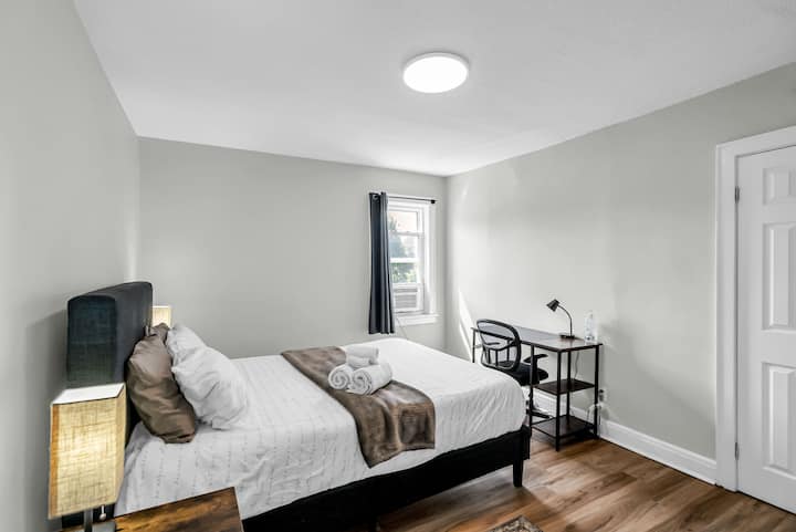 Bright Large New 1 Bed, Centrally Located - Cornwall, ON, Canada
