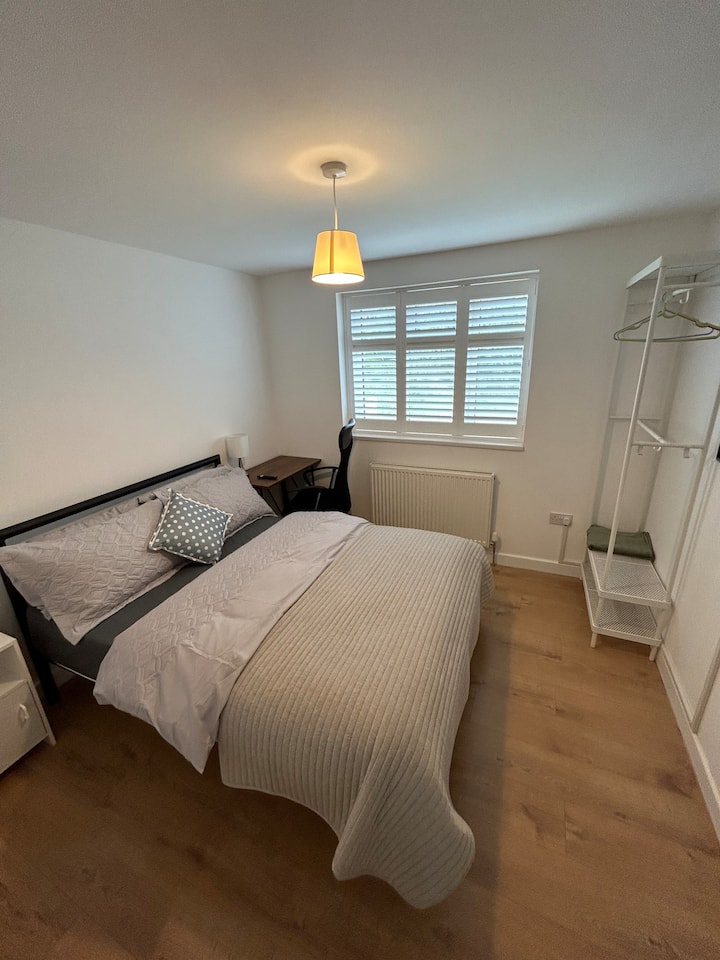 Station View Room - Woolwich