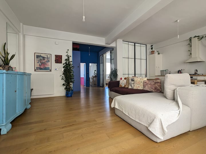 Beautiful, Sunny And Cozy Apartment In Exarchia - Athens