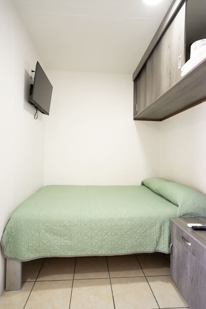 Garden Studio Near Obregón Commercial Area - Guadalajara, Jalisco, Mexique