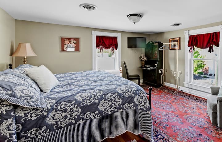 Room #1 At The Inn: King Bed, Tv,  Private Bath/s - Douthat State Park, Millboro