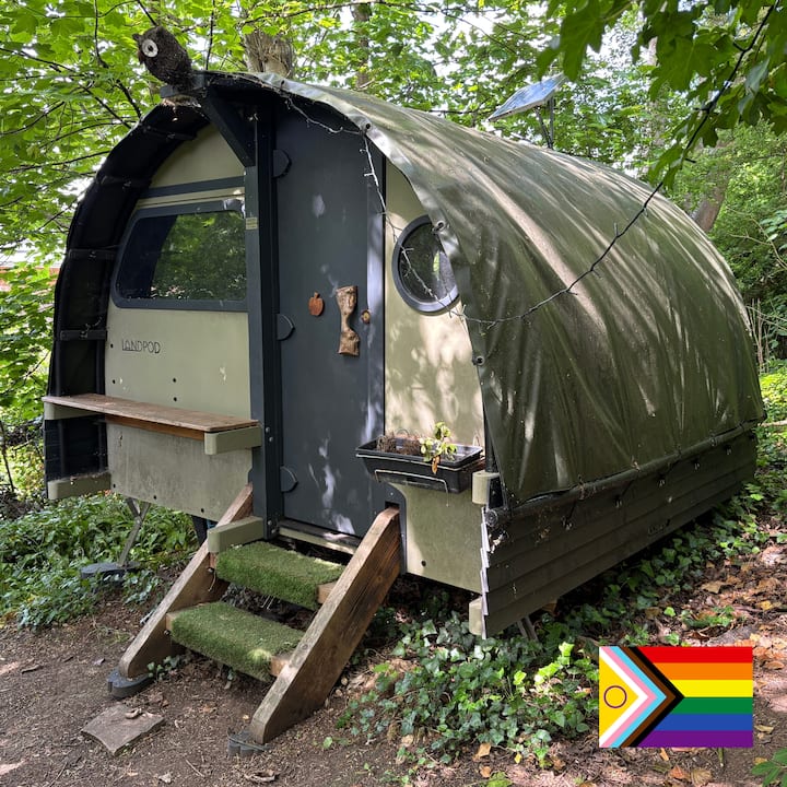 Heated Apple Pod - Huge Secret Garden In The City - Saltford