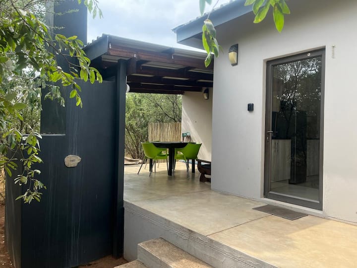 African Olive Bush Cottage - Hoedspruit