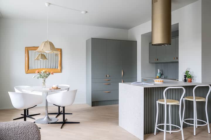 Unique 50s Style Suite Keskustassa, Autohalli - Kuopio