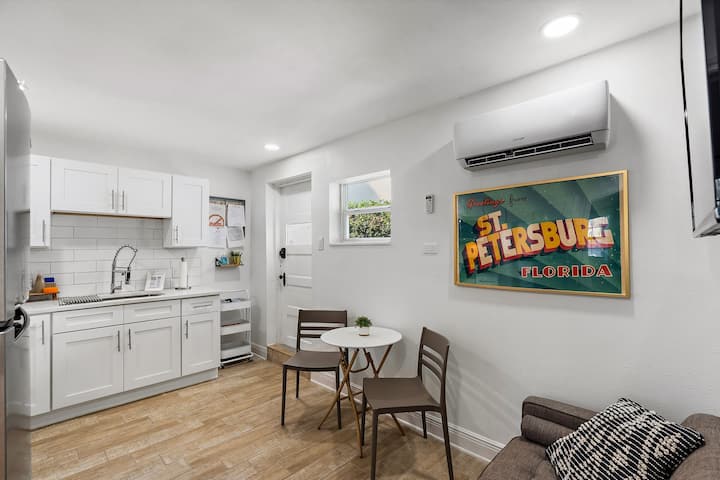 Old Northeast Charm! Only 11 Blocks To Beach Drive - St. Petersburg, FL