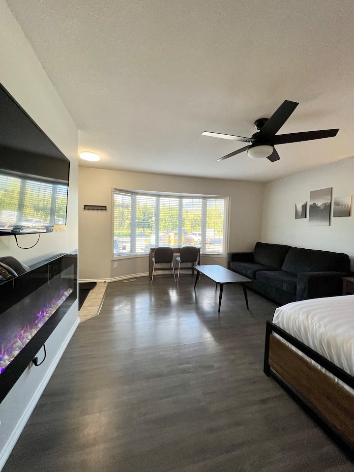 Hotel Style Suite | Modern Fire | Great Location - Fernie
