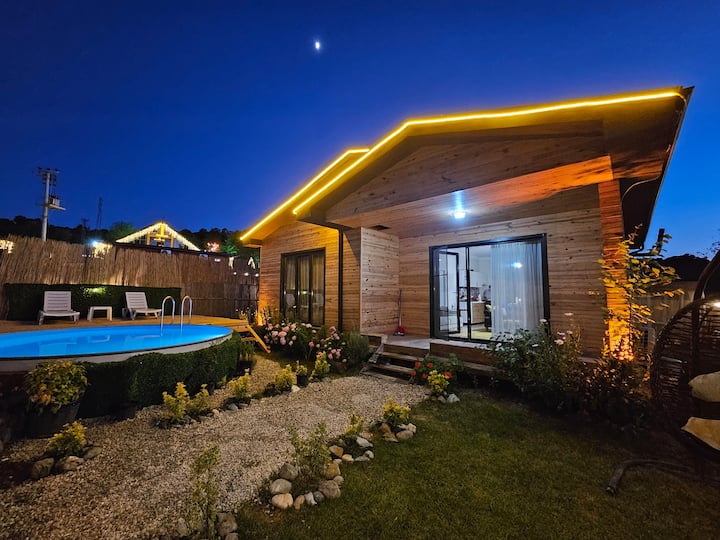 Havuzlu Ve Jakuzili 2+1 Bungalov Villa - Sapanca