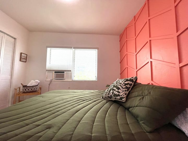 Apartment In The Heart Of Calle 8 W/ Parking (2d) - Miami, FL