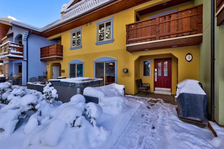 Crystal Forest 8: 2br/2ba With Private Hot Tub - Sun Peaks