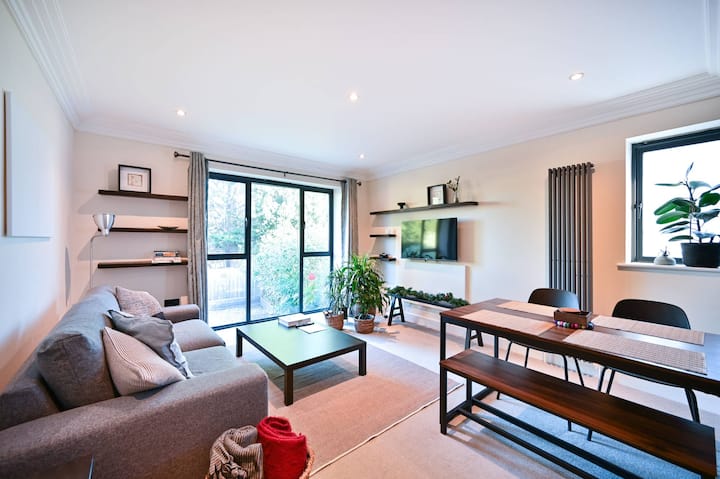 Modern And Cozy 2-guest Flat With Gated Parking - Surbiton