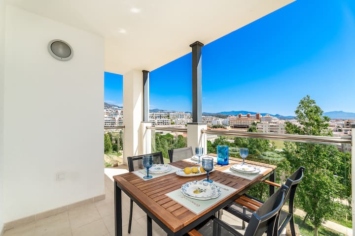 Bright, Immaculate Apartment In The Estepona Port - Estepona