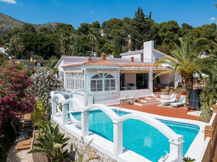 Andalusian 3-bedroom Villa With Pool & Ocean View - Málaga