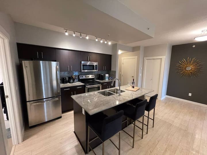 Fox One · Downtown Oasis! 2 Bedroom 2 Bathroom - Edmonton