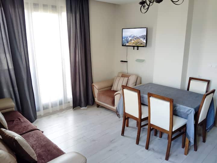 Full Apartment With Garden By Metro! Apt. 2 - İstanbul