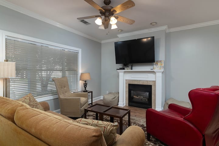 Frontage Road Condo - Oxford, MS