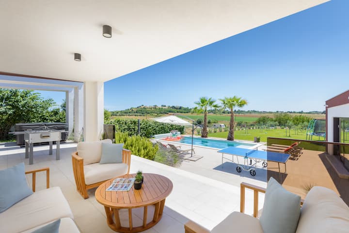 Villa Grofica, Tavern, Heated Pool, Near Beaches - Pula