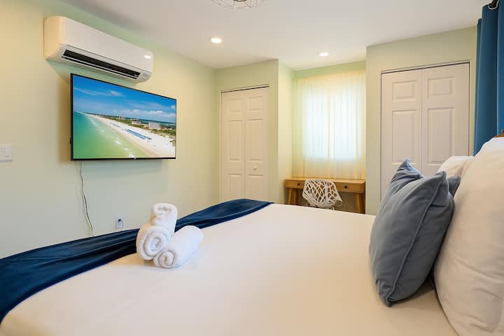 King’s Comfort 1 Bed 1 Bath (Pet-friendly) - St. Petersburg, FL