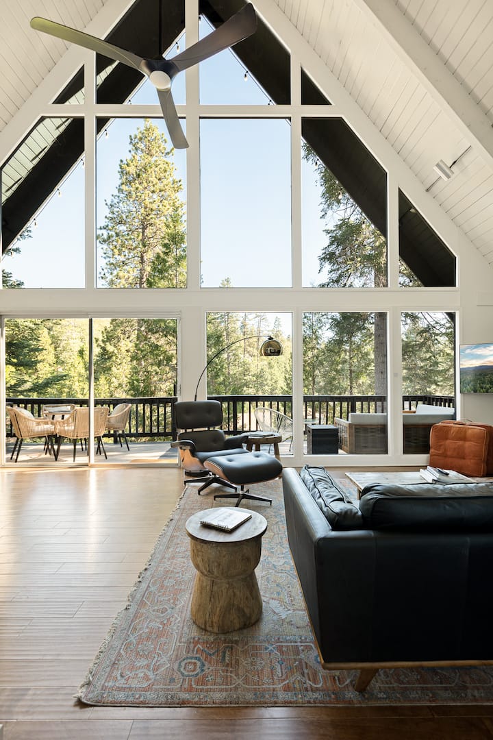 Cedarwood A-frame: Hot Tub+game Room+lake Access - Running Springs, CA