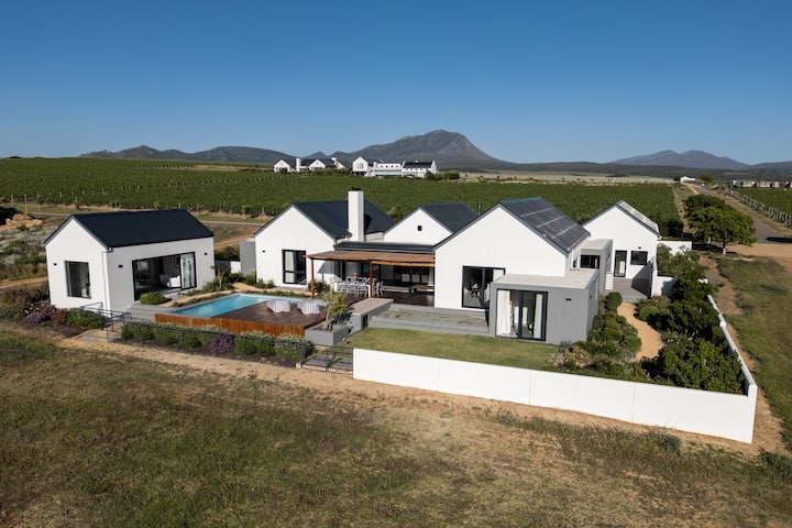 Lagoon, Nature, Vines, Wine Farm, Pool, King Beds - Onrus