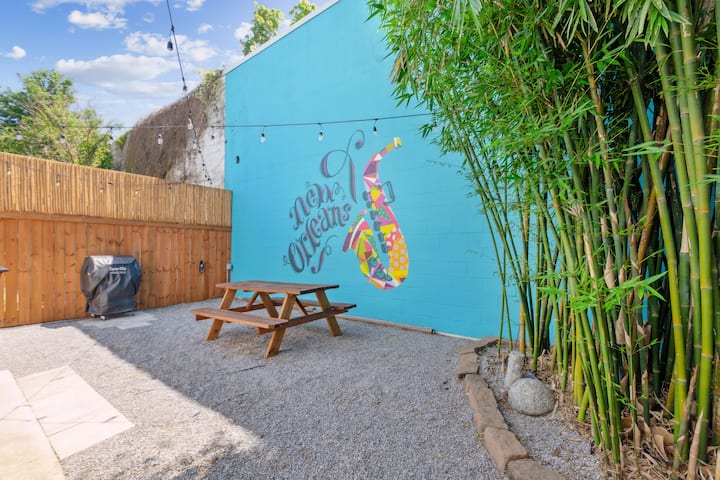 Spacious 5 Br 3.5 Bath W Private Backyard - New Orleans, LA