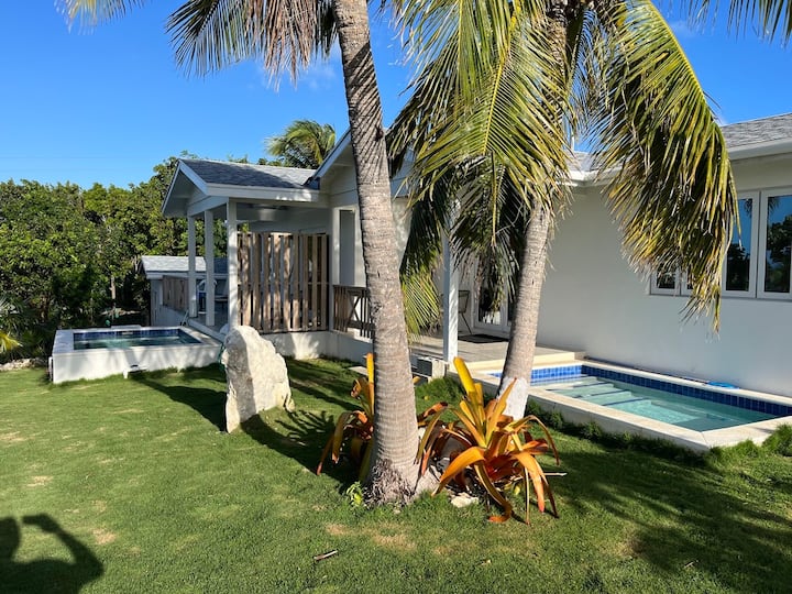 Splendid Ocean Views & Private Plunge Pools - Bahamas