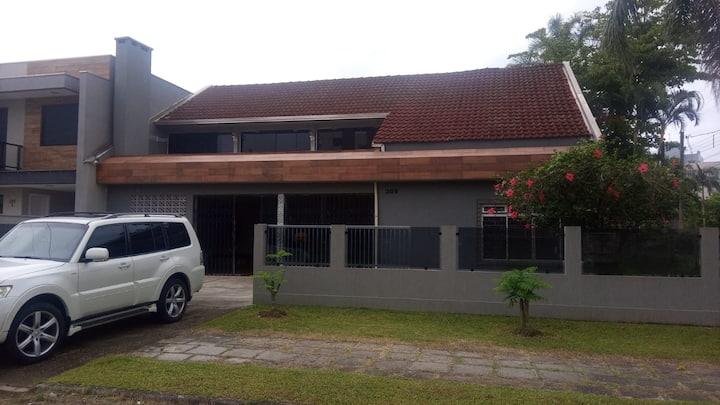 Casa Grande E Confortável Próximo  Morro Do Cristo - Santa Catarina, Brasil