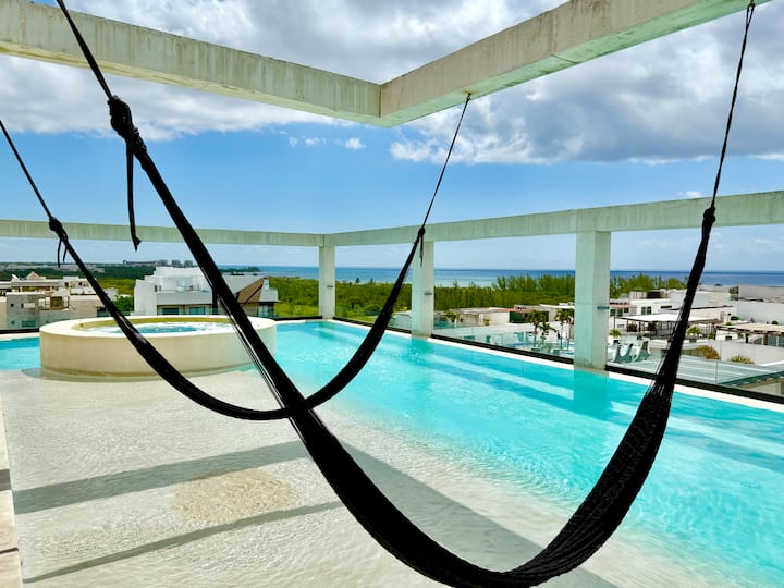 Large Condo With Amazing Oceanview Rooftop Pool - Playa del Carmen