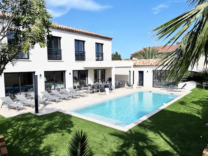 Villa Moderne, Clim, Piscine, Au Calme, 5 Min Mer - Fréjus