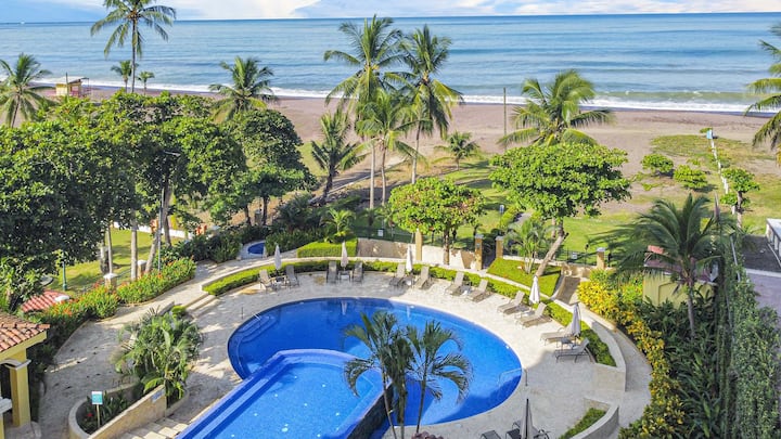 Spacious & Luxurious Oceanfront Condo - 2bdr/2bath - Playa Herradura
