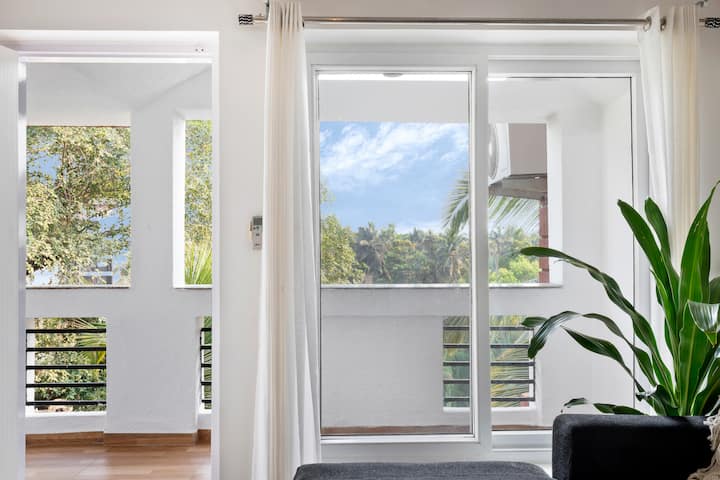 'Aura By Hottley' Luxury 2 Bhk Near Anjuna Beach - Goa