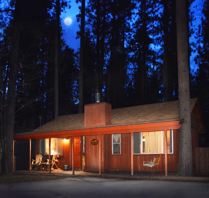 Cozy Cabin In The Pines Near Slopes, Trails & Lake - Big Bear Lake, CA