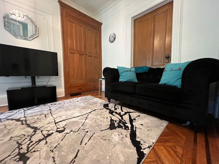 Private, Sunlit Suite In Historic Brownstone - New York City