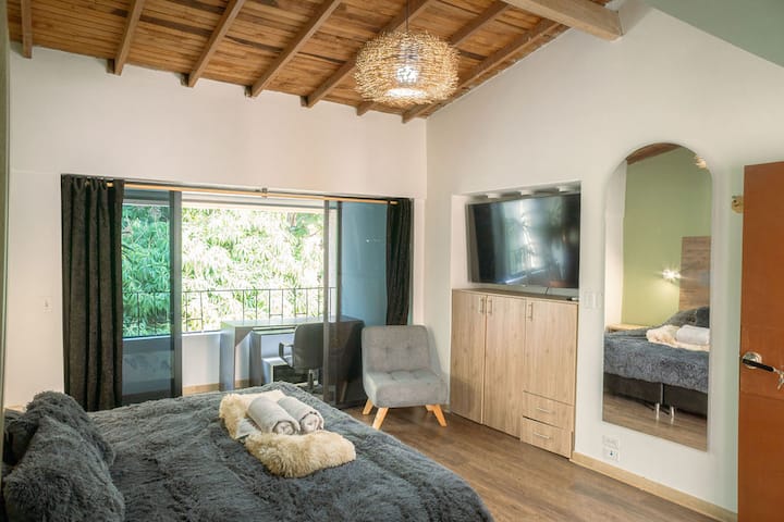 Grand Oasis La 70 | Top 10% | Jacuzzi, Sauna, 7br - Medellín, Colombia