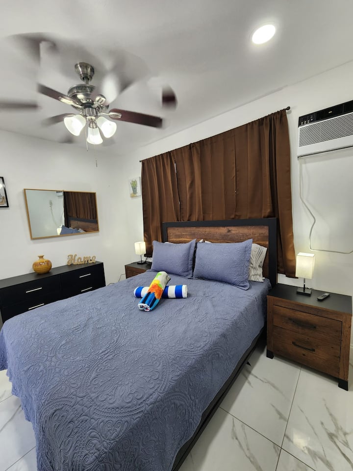 6 New And Beautiful Apt Two Blocks From The Beach. - Hollywood, FL
