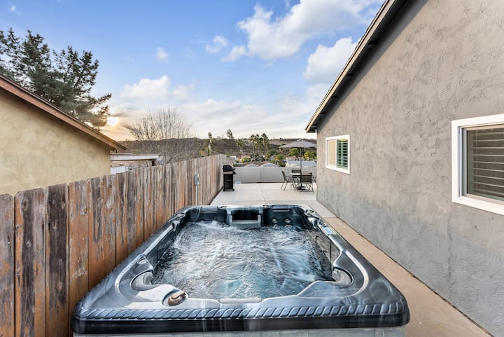 Remodeled Hilltop Home Hottub/bbq/game Rm/s-check - Poway, CA
